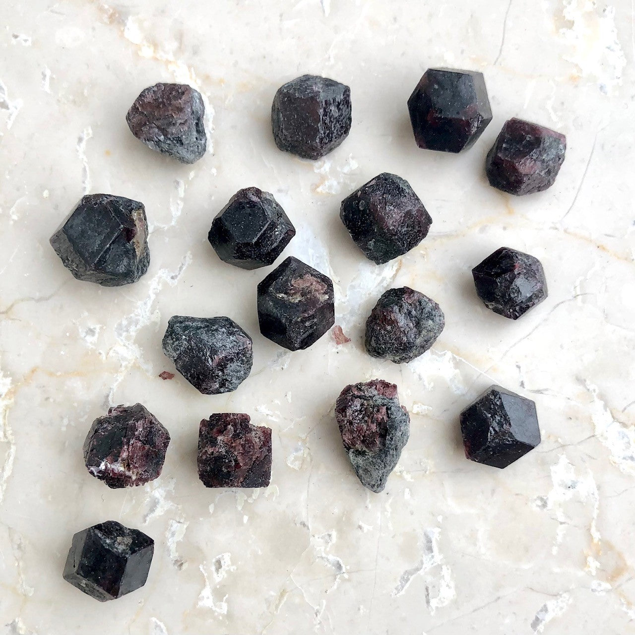 Granat, rå naturlig kristall – Kristallrummet