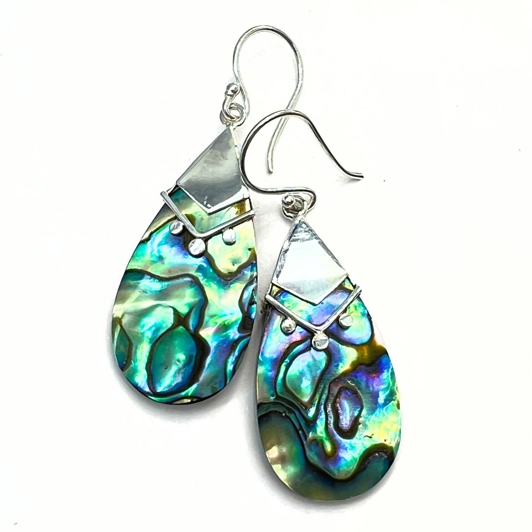 Paua shell as an earring with silver decoration – Kristallrummet