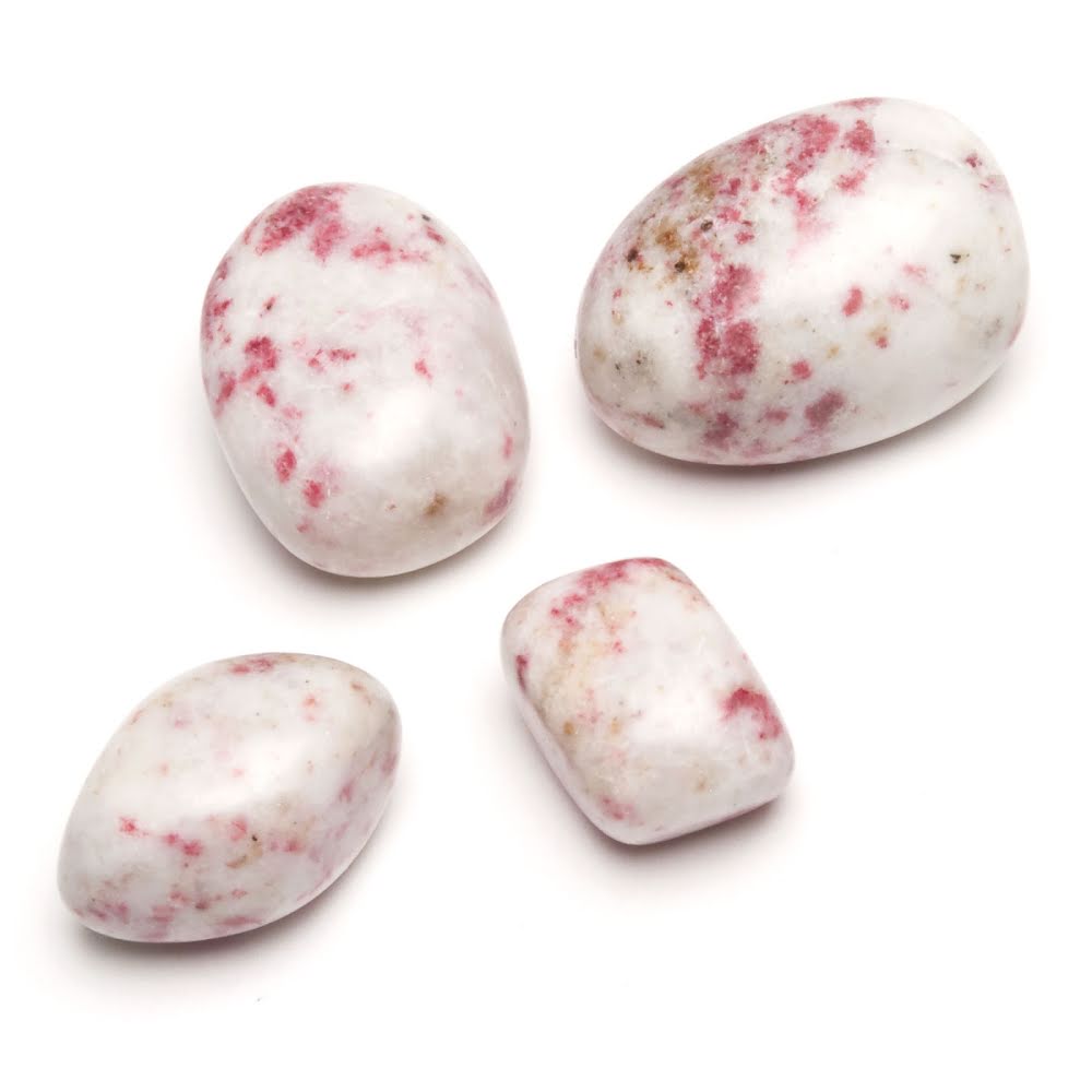 White scapolite with pink epidote, tumbled stone – Kristallrummet